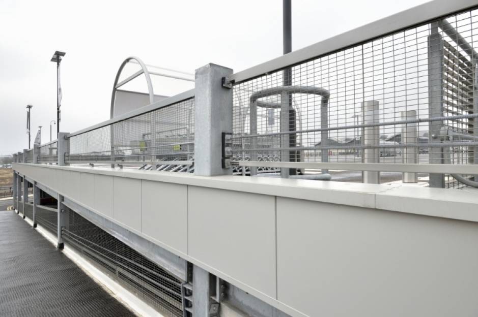 Column Mounted - System 3 - Vehicle Restraint System | Berry Systems ...