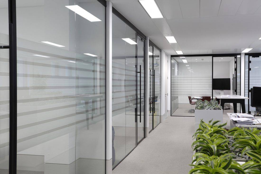 PURE20 XL Single Glazed Partition System | Planet | NBS Source