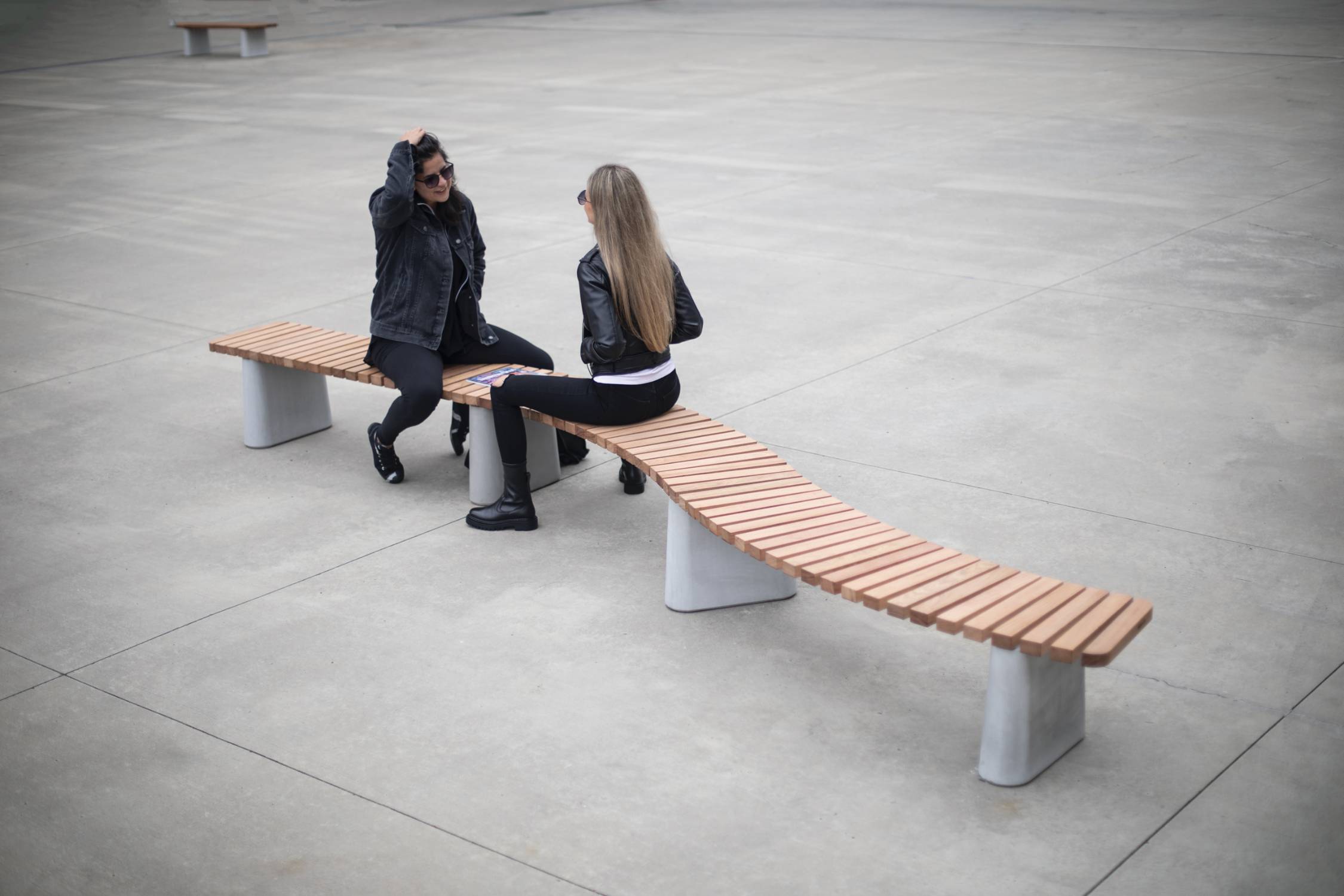 Reforma Bench - Outdoor Seating/ Benches | MMCITE UK Ltd | NBS Source