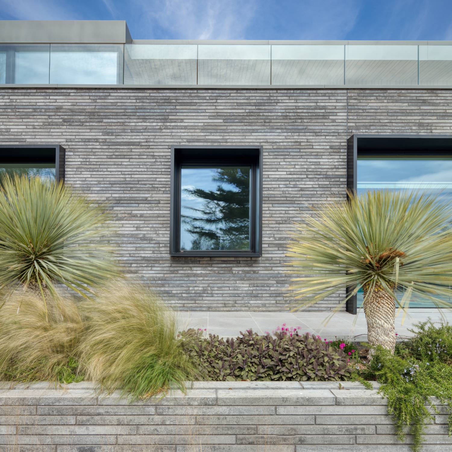 Natural Stone Faced Linear Brick | EH Smith Architectural Solutions | NBS Source