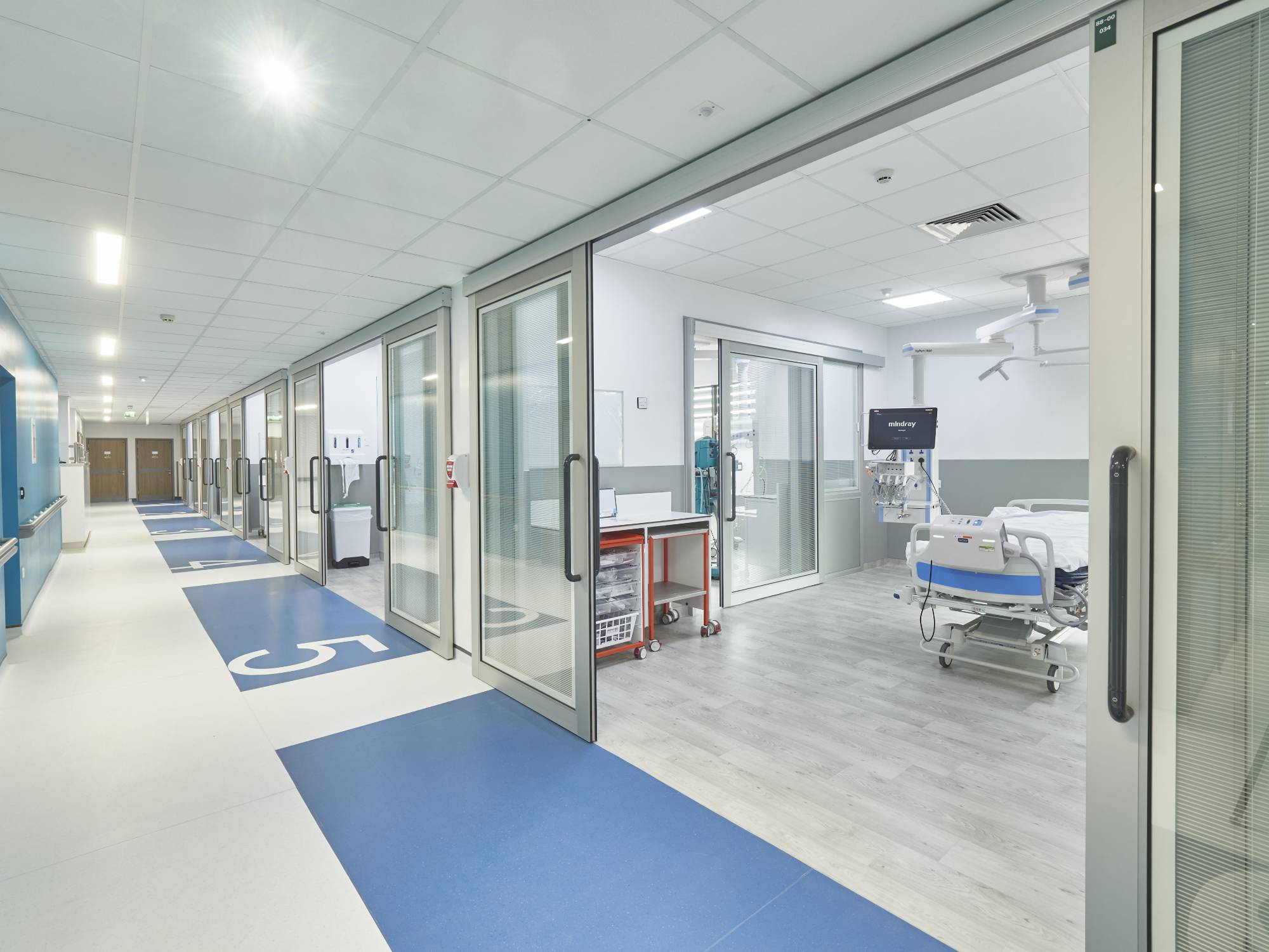 Axis Flo-Motion Type B100 - Glazed Sliding Door | Axis Entrance Systems ...