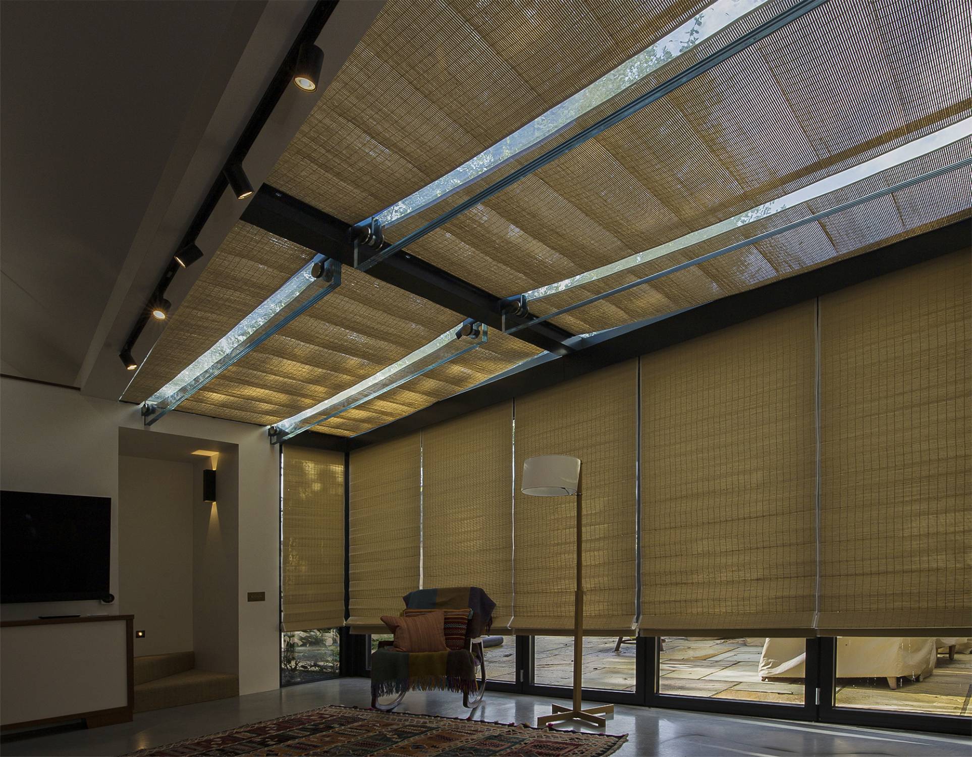 Contemporary IQ Glass Extension | NBS Source