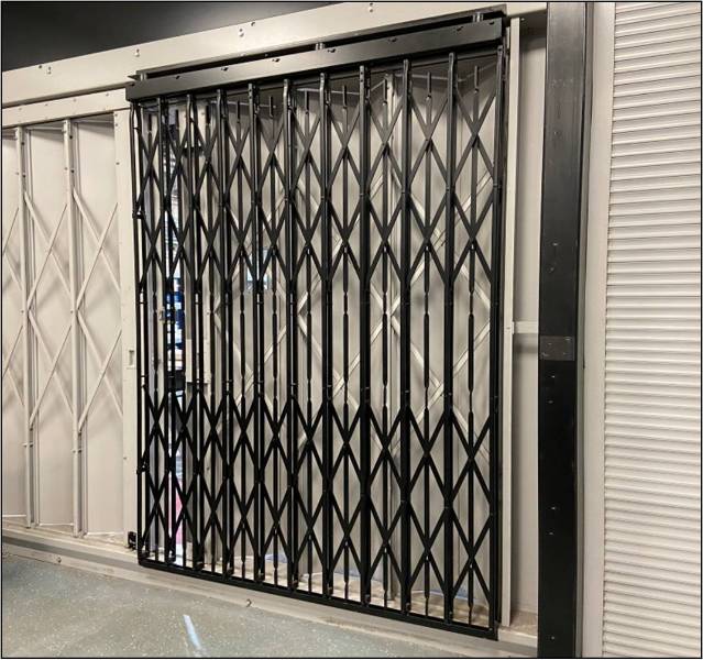 Mid Bar Collapsible Gate | Bolton Gate Company | NBS Source
