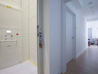 How a Stannah Midilift SL platform lift brings freedom to a designer ...