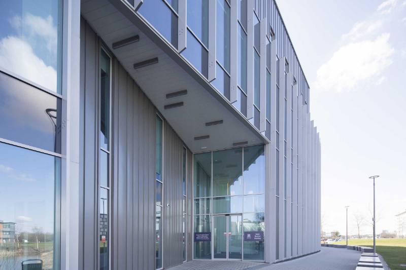 Isaac Newton Building, Lincoln | Technal | NBS Source