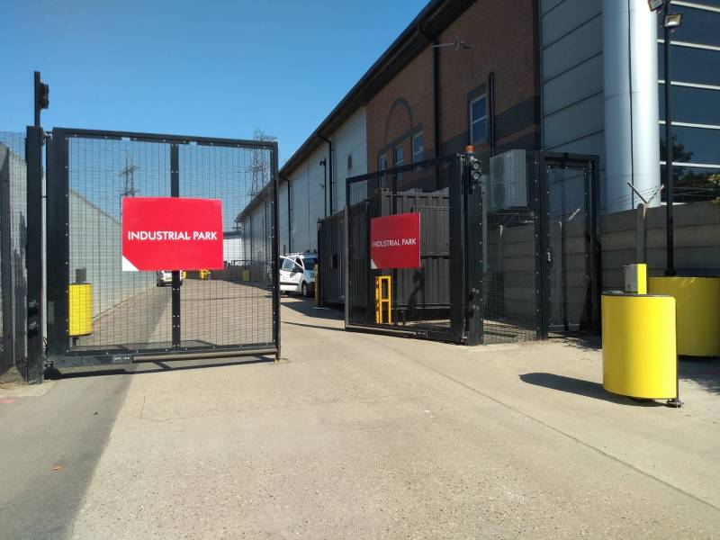 Hinged/ Swing Automatic Vehicle Gates - Hinged/Swing Automatic Vehicle ...